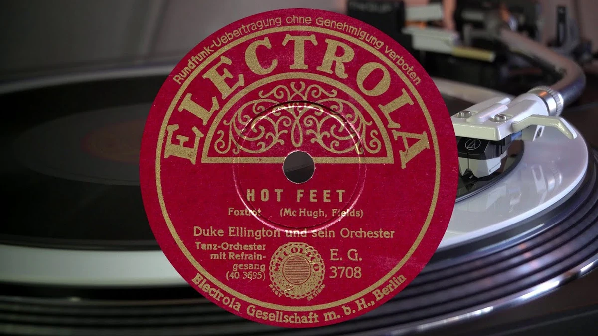 Hot Feet | Música Wiki | Fandom