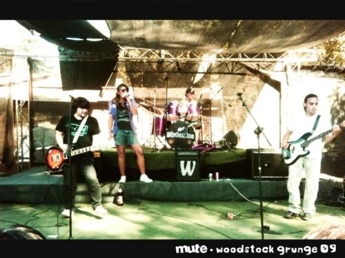 Mute | Música Wiki | Fandom