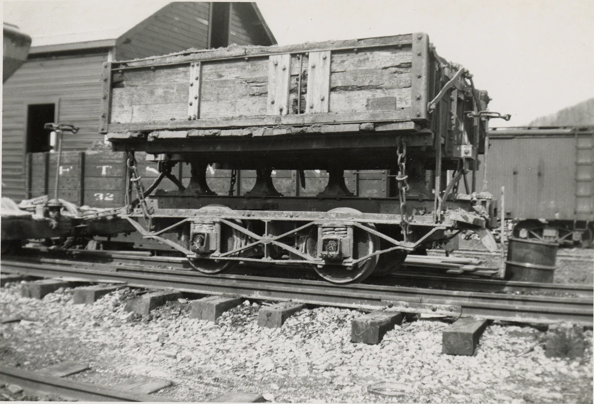Side Dump Cars | East Tennessee & Western Carolina Railroad Wiki | Fandom