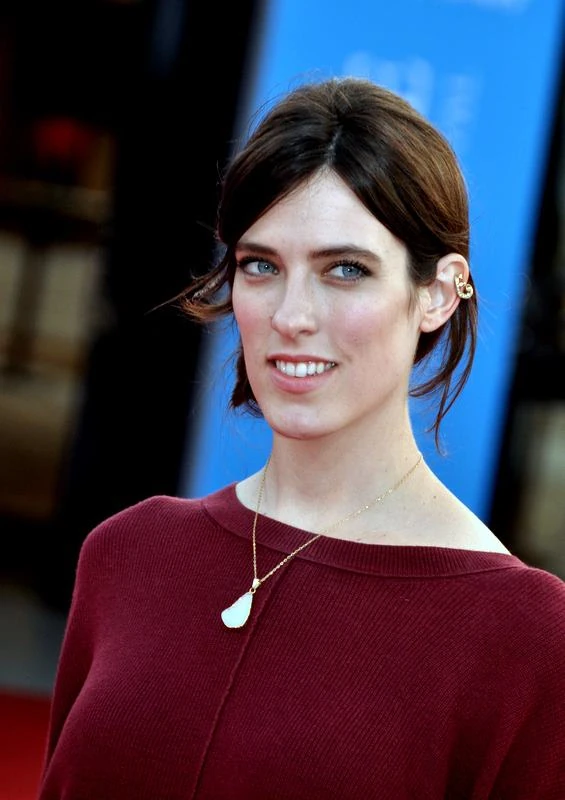 Rebecca Thomas | Everything's Gonna Be Okay Wiki | Fandom