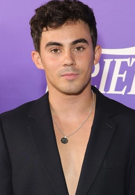 Tyler Alvarez | Every Witch Way Wiki | Fandom
