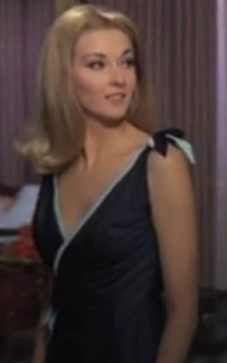 Nadia (Slalom) | The Female Villains Wiki | Fandom