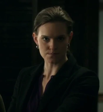 Petra (Beauty and the Beast) | The Female Villains Wiki | Fandom