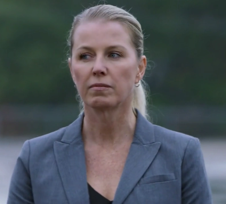 The Fence's Henchwoman (MacGyver) | The Female Villains Wiki | Fandom