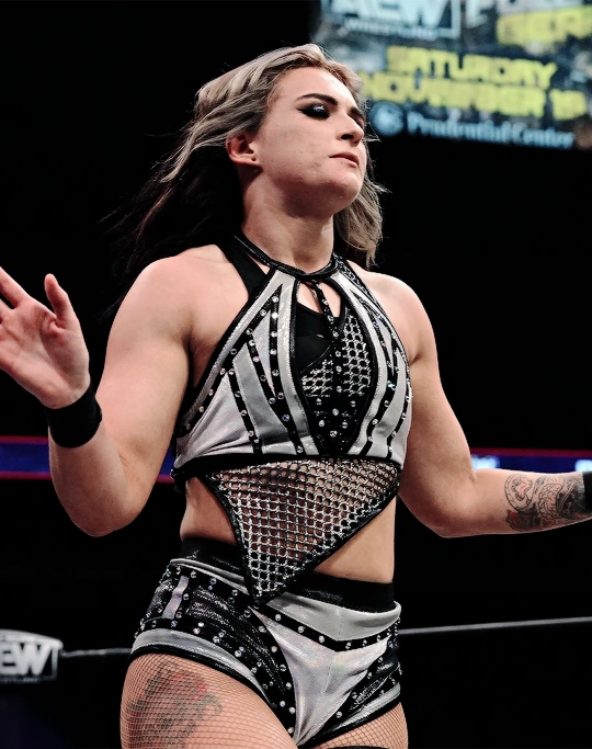 Holly Arrow | The eWrestling Encyclopedia | Fandom