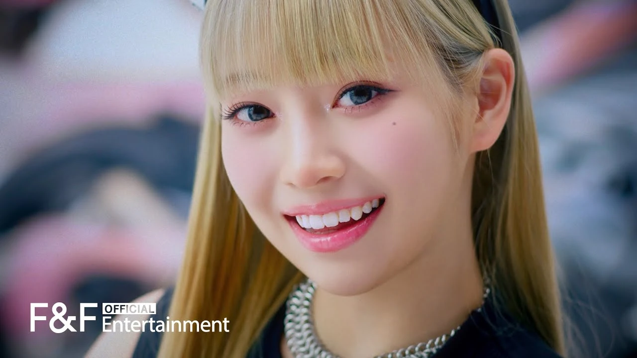 Дебют UNIS | Fandom