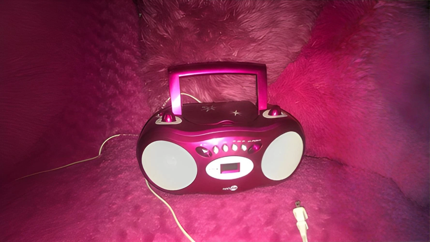 Actually pretty decent AI extension of the EKT boombox | Fandom