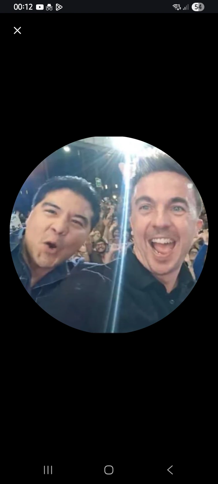 Carlos diaz conocio al actor de Malcom(frankie muniz) | Fandom