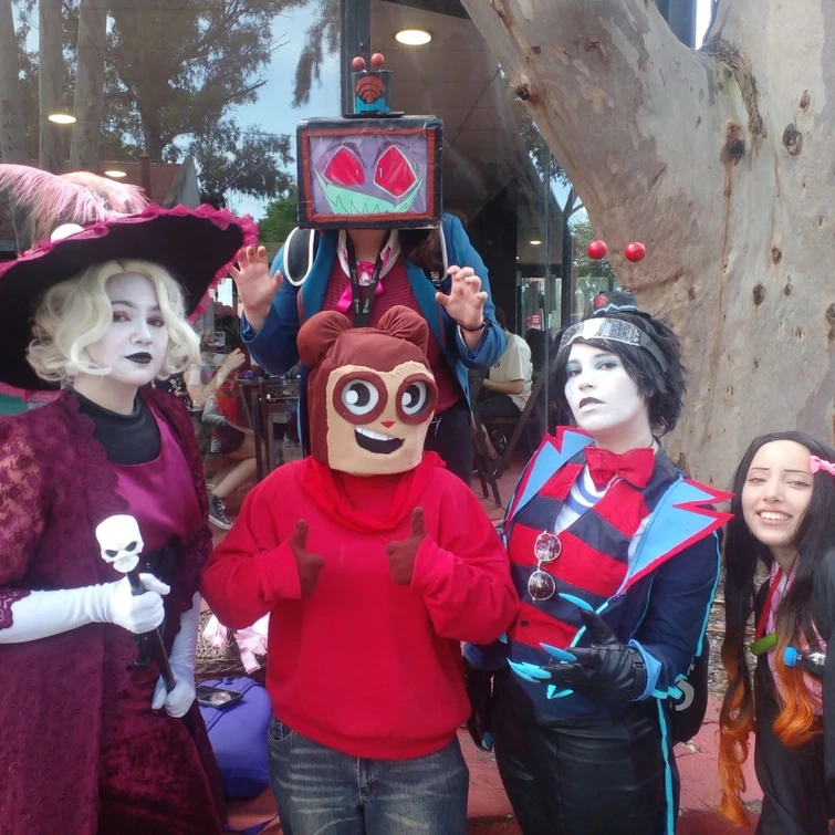 Look at that beautiful costume of max (People cosplaying as characters ...