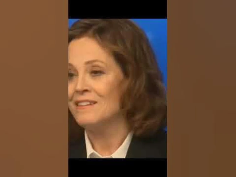 Both Younger and Teenager ages of Kiri and Spider making playful ...