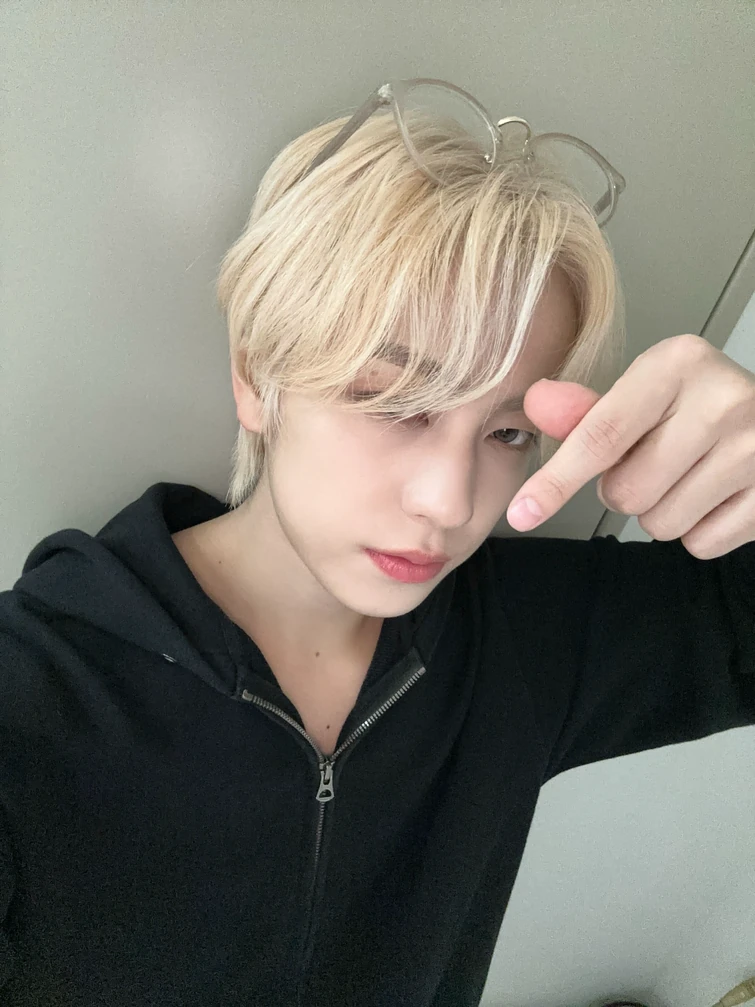 Day 900 of posting a pic of the members of &Team because they debuted!!