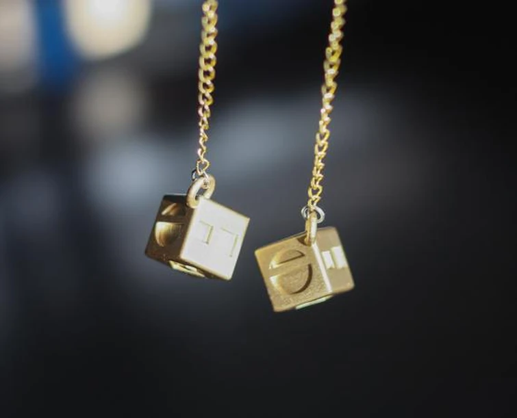 [Lore] What do the symbols on Han Solo's Dice mean? I NEED TO KNOW ...