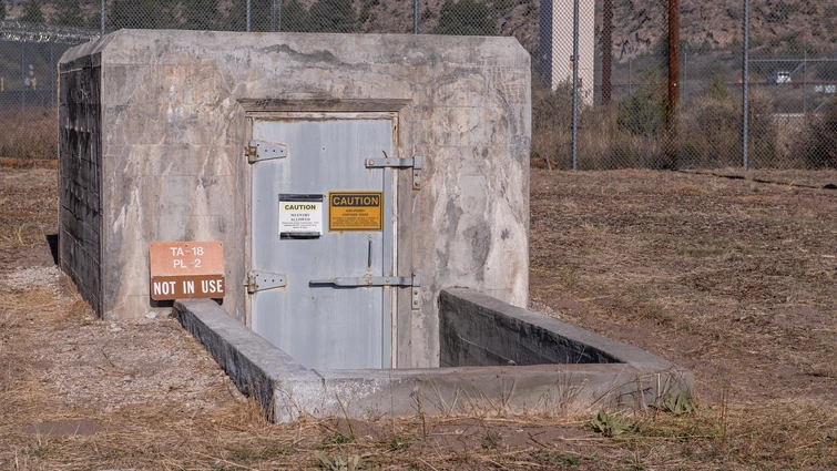 quickly everyone, get in this bunker before the apocalypse starts ...