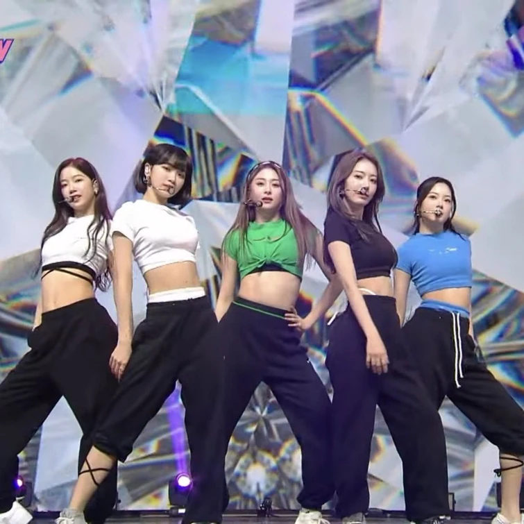 Your daily LESSERAFIM #13 | Fandom