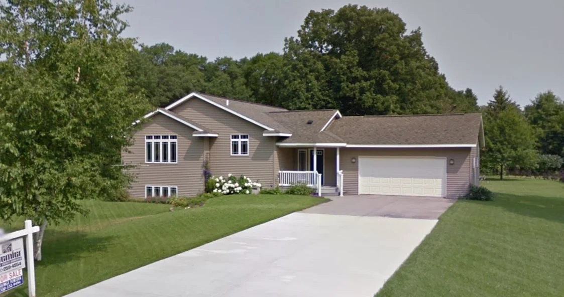 chat wdyt of this epic completely random house with no backstory ...