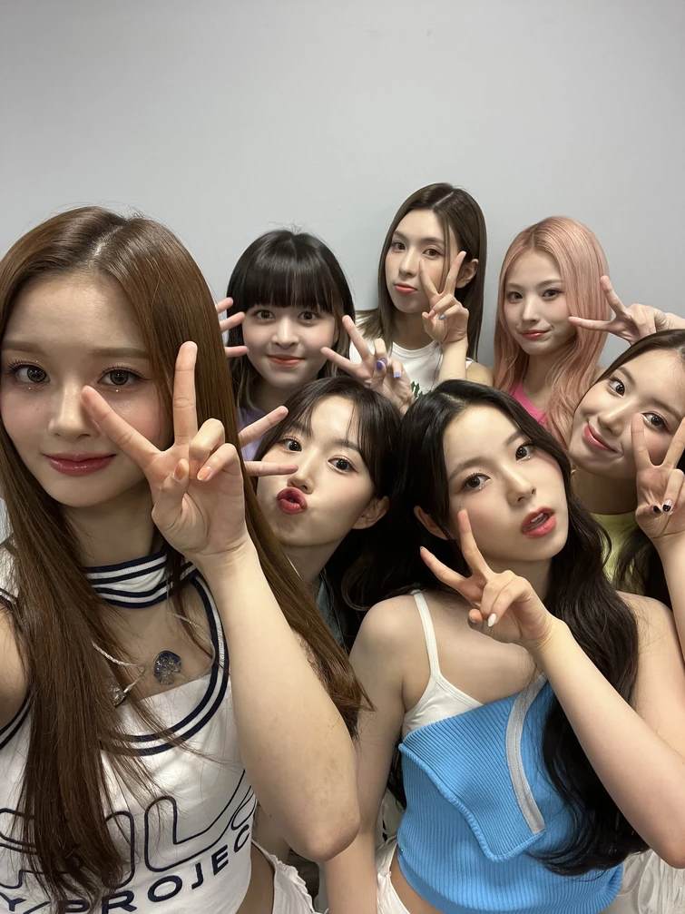 Your daily Lily #107! Ft. NMIXX | Fandom