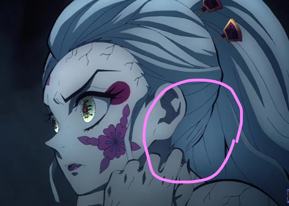 Anyone else noticed how Daki's lower hairpins disappeared for the rest ...