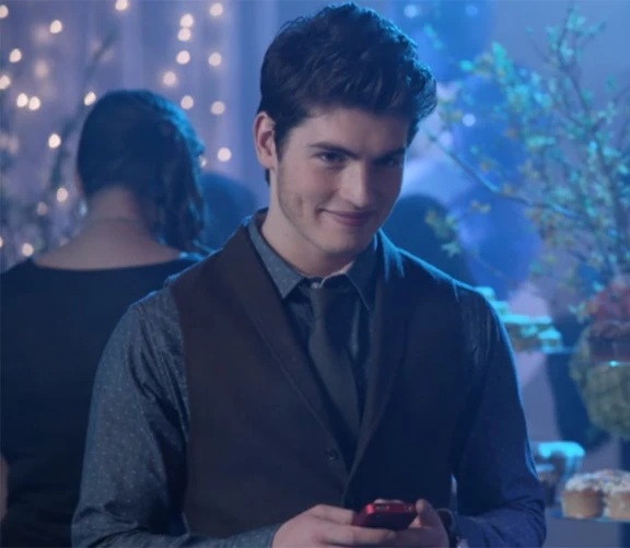 Liam Booker | Faking It Wiki | Fandom