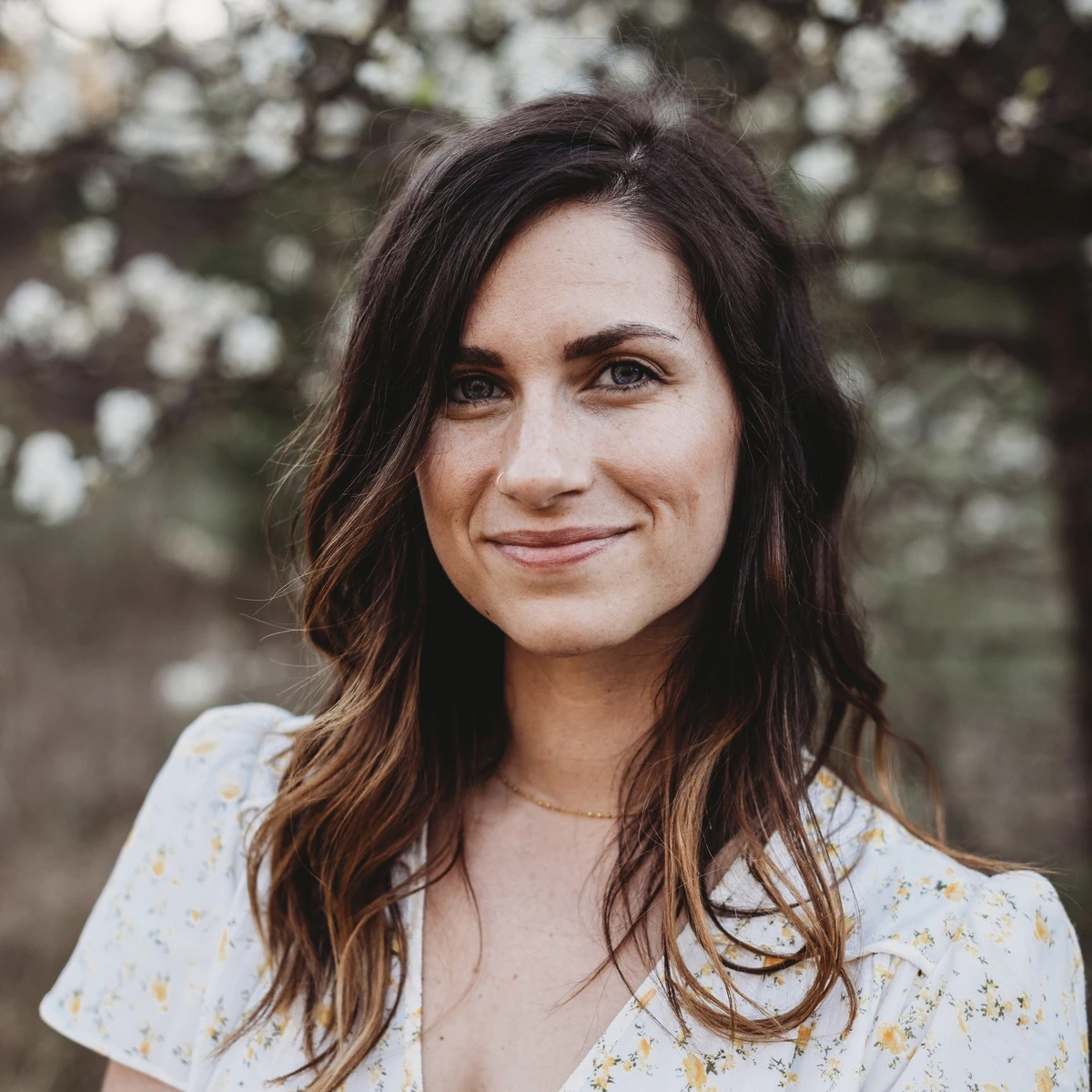 Adrienne Young | Fable Wiki | Fandom