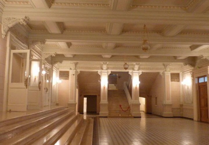 Staircase of west wing | FKoKFII | Fandom