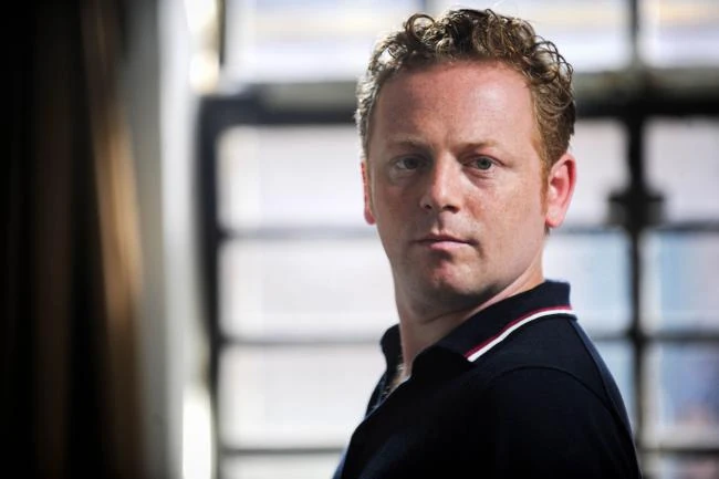 Bert VDB ontsnapt | Familie_VTM Wiki | Fandom