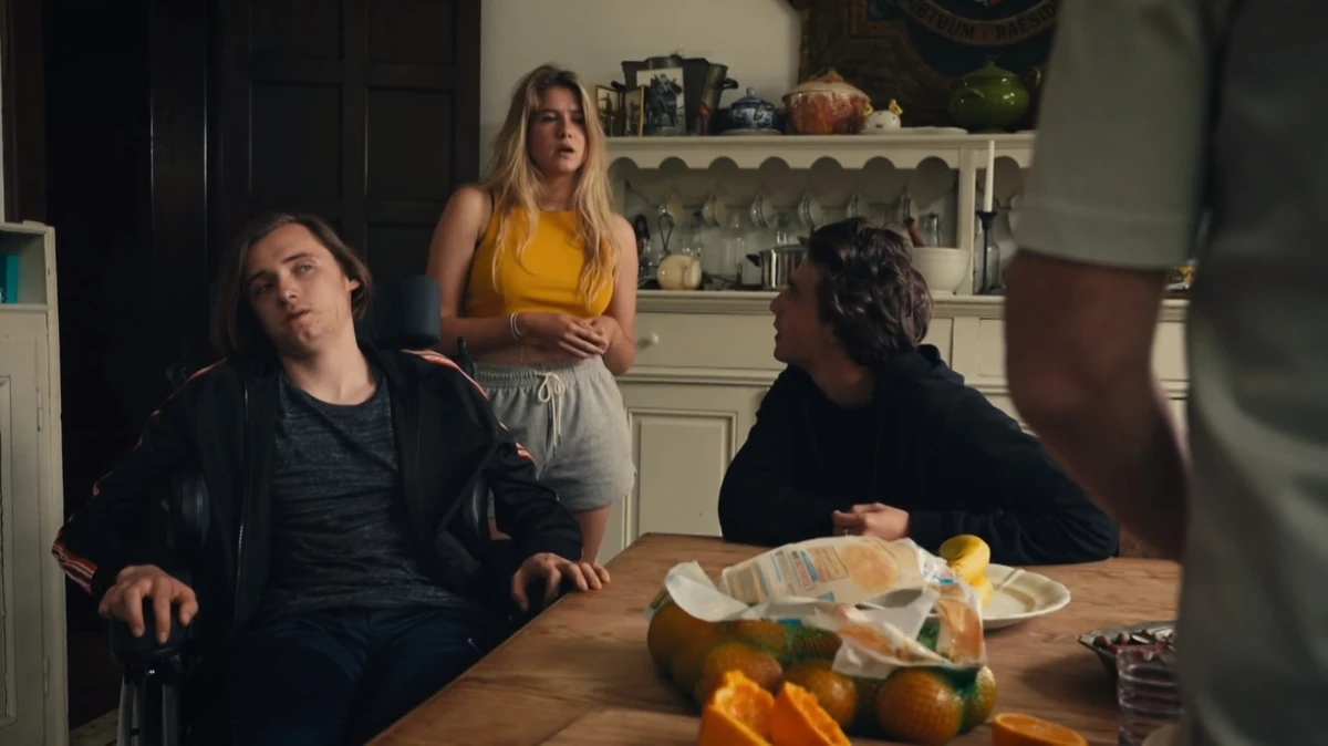 Raven en Louise in het Nauw Aflevering 7 | Familie_VTM Wiki | Fandom