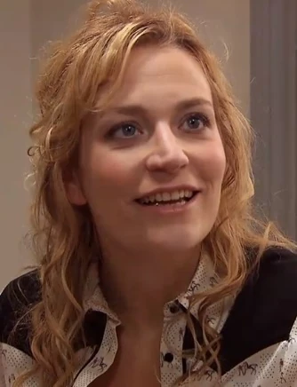 Kitty Henney | Familie_VTM Wiki | Fandom