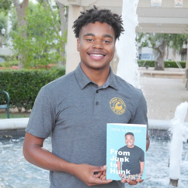 Elvis Maybury | Family Reunion Wiki | Fandom