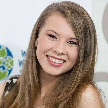 Bindi Irwin | Fan Animated Spinning Wiki | Fandom