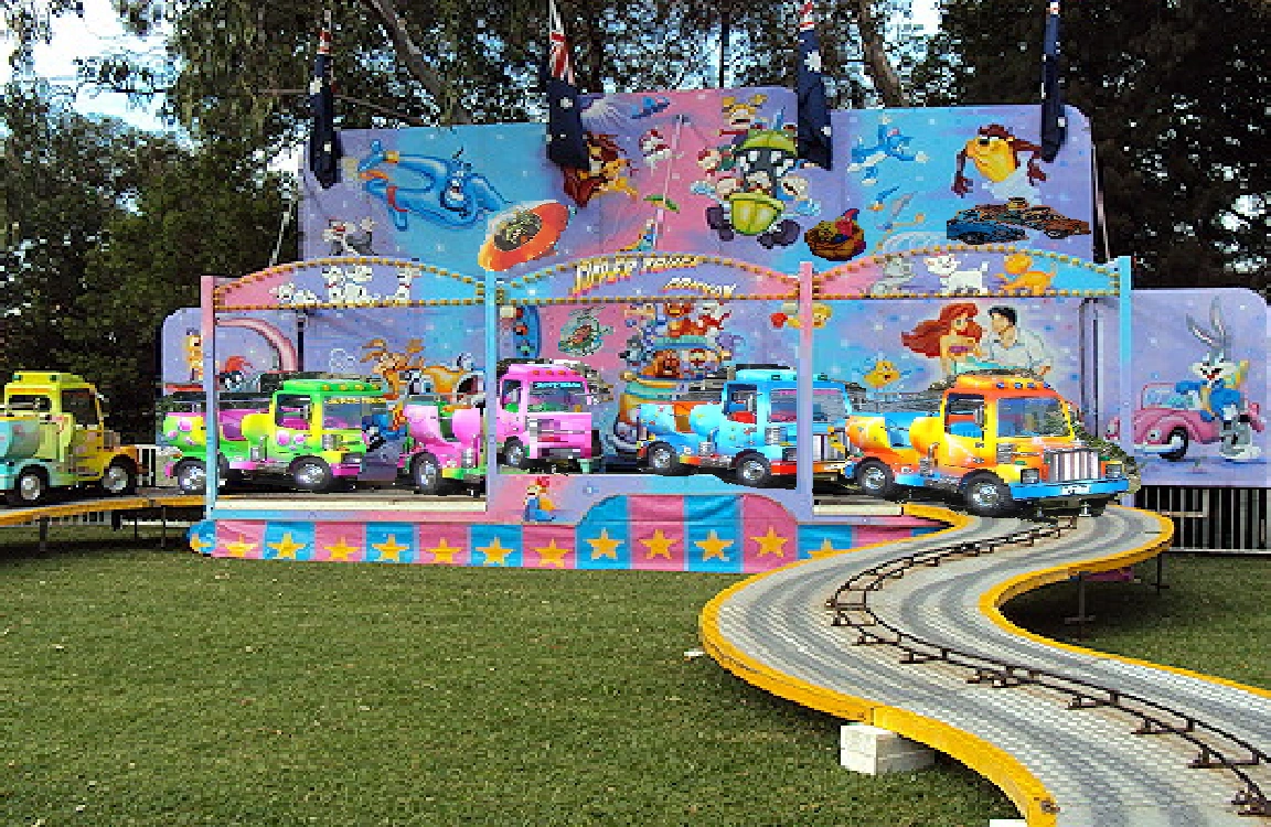 The Muppets and The Sesame Street Muppets in language fairgrounds ...
