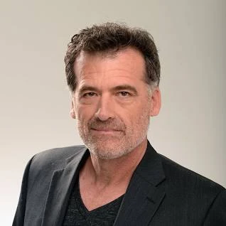 Bruce Thomas | Fan Arrowverse Wiki | Fandom