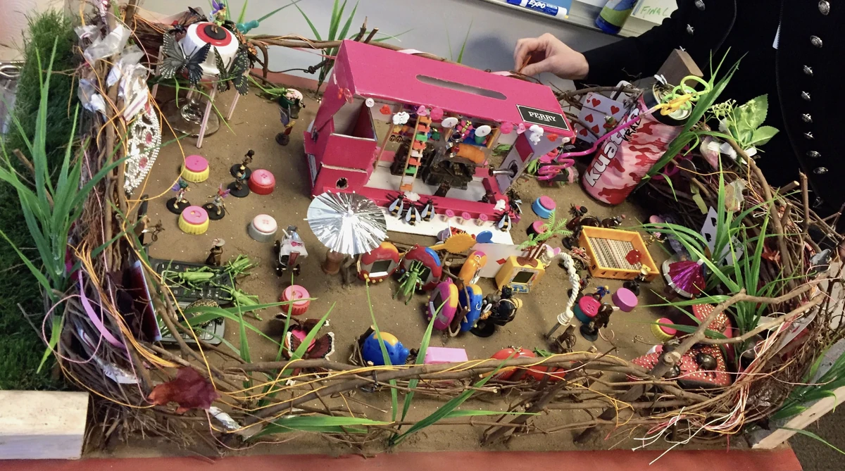 Sets, Minis, & Props/Tiny Heist | Dimension 20 Wiki | Fandom