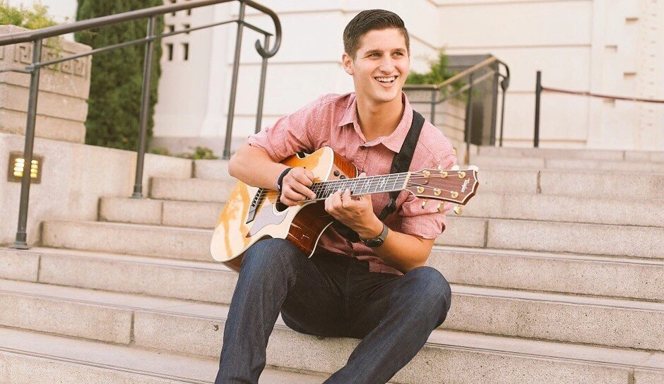 Andrew Bloom | Fantasy Voice Wiki | Fandom