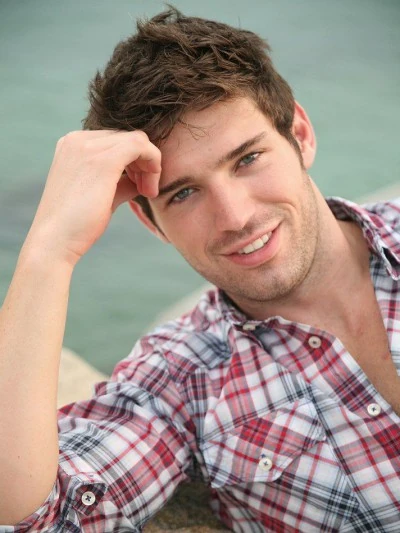 Bo Roberts | Fashion Wiki | Fandom