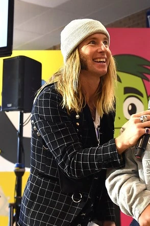 Greg Cipes | Father of the Pride Wiki | Fandom