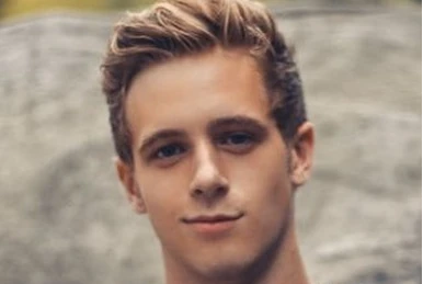 Colton Haynes And Annasophia Robb