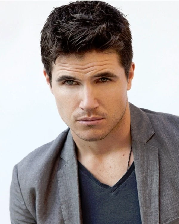 Robbie Amell | Fav-TV Wiki | Fandom