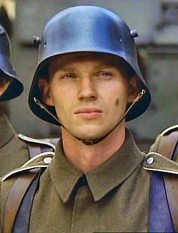 Paul Bäumer | Fictionland Wiki | Fandom