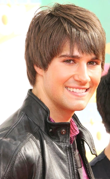 Halston Sage And James Maslow