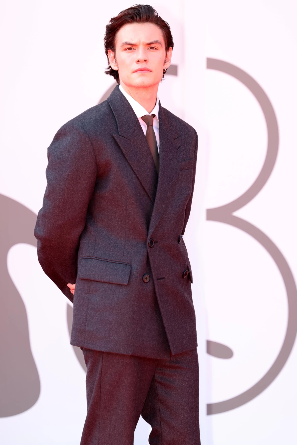 Louis Partridge | Moviepedia | Fandom