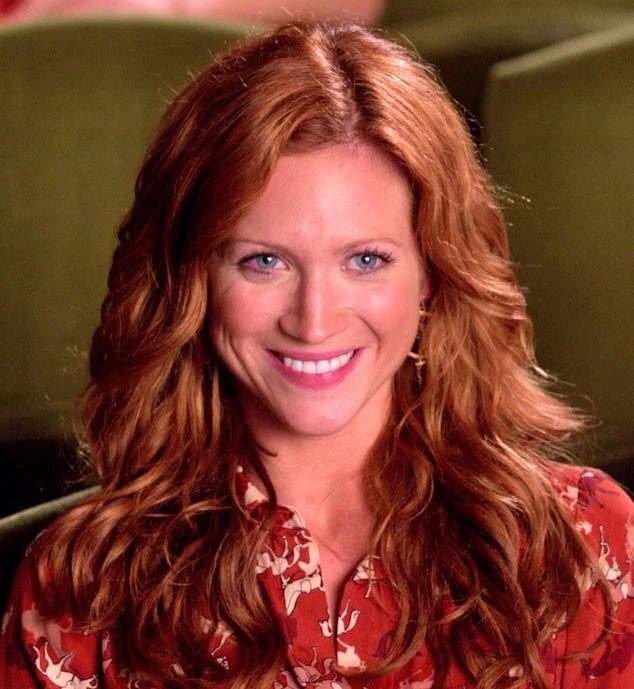 Chloe Beale | Moviepedia | Fandom