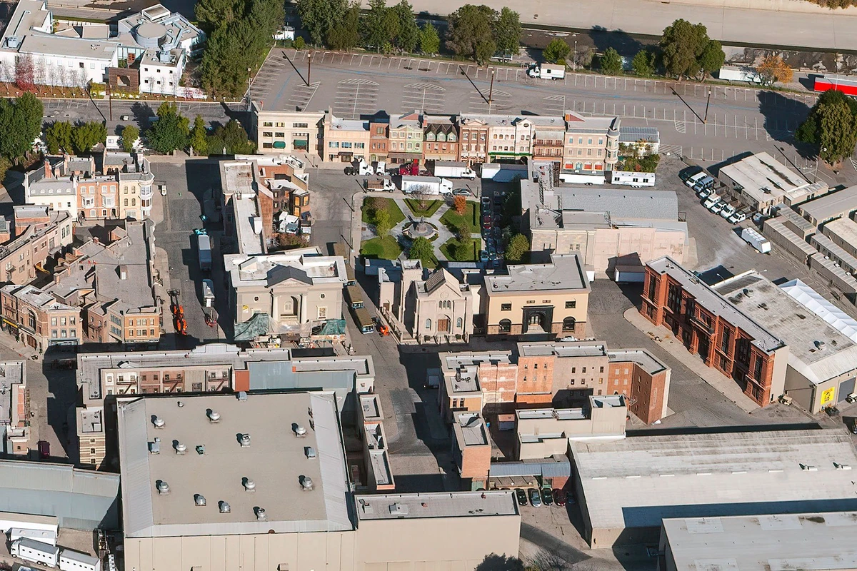 Metropolitan area | Filming Locations Wikia | Fandom