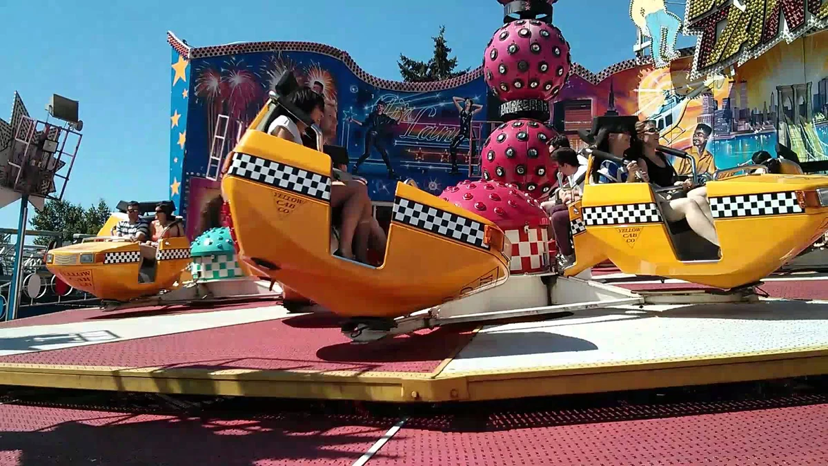 HUSS Breakdance | Flat Ride Wiki | Fandom