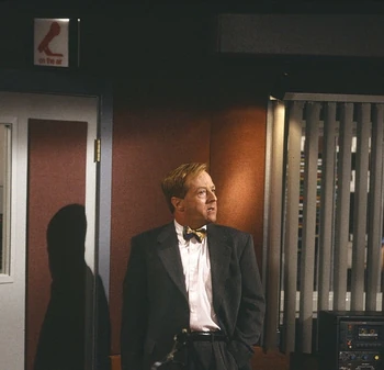 Gil Chesterton | Frasier Wiki | Fandom