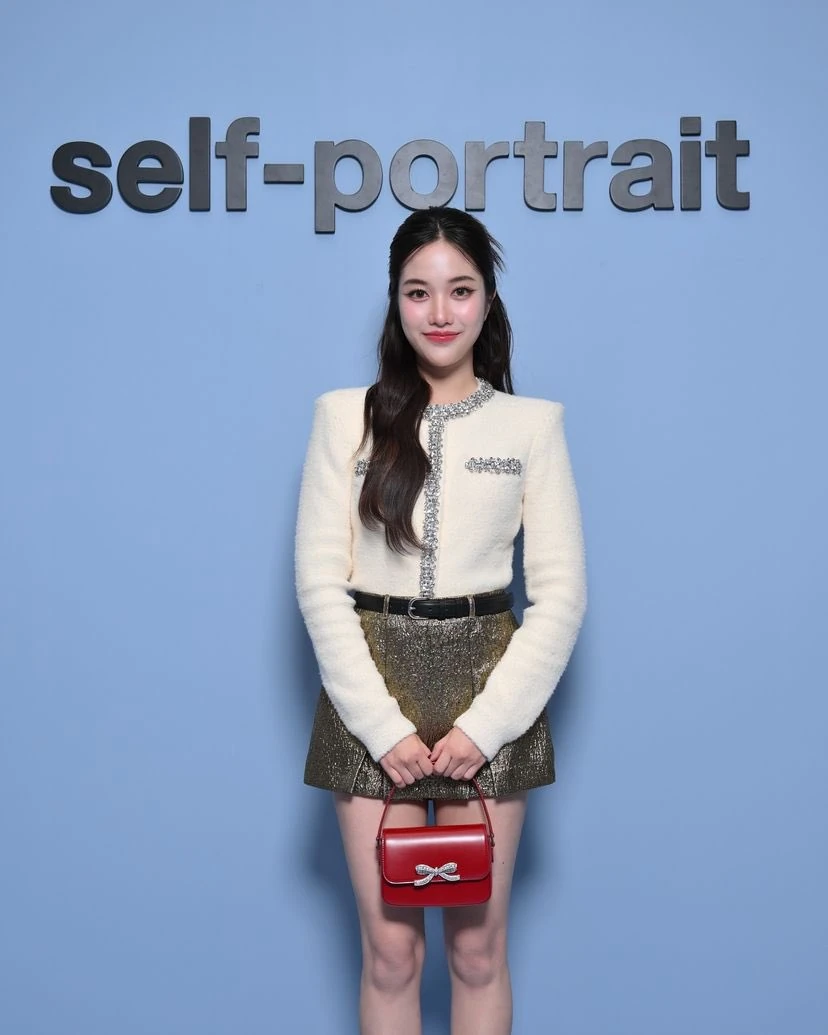 Self-portrait | Freen Sarocha Wiki | Fandom