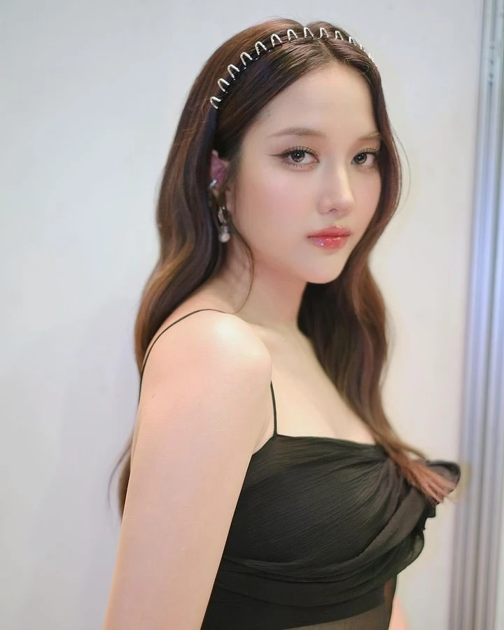 Siam Paragon - World Fashion Trend SS24 | Freen Sarocha Wiki | Fandom