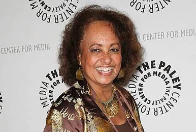 Karyn Parsons Louise Hubert