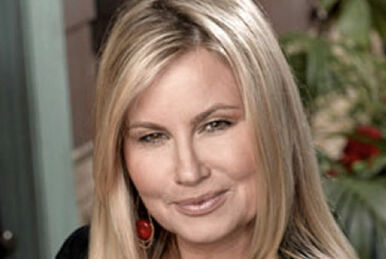 Amanda Buffamonteezi Friends Central Tv Show Episodes Brad, Pitt,
