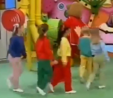 The Bear Went Over the Mountain | Fun Song Factory Wikia | Fandom