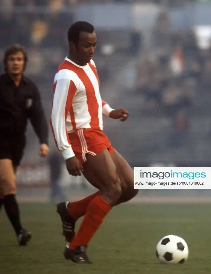 Julio Baylón | Wiki Futbolistas Peruanos en el Exterior | Fandom
